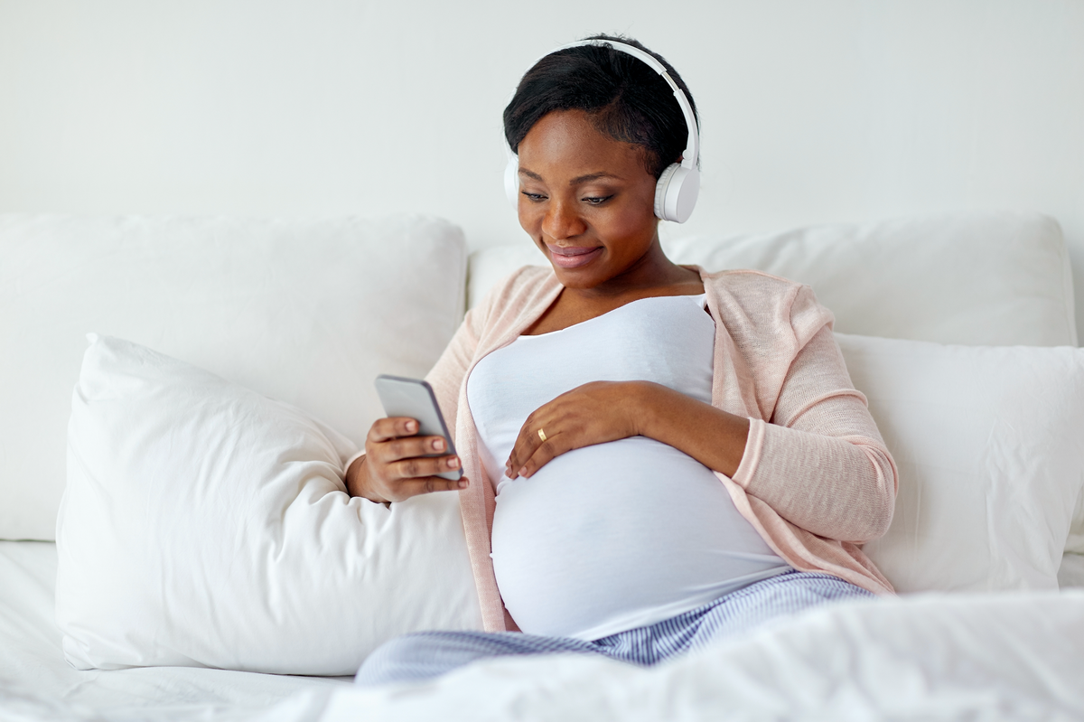 10 Best Podcasts To Listen To During Pregnancy – Neeva Baby
